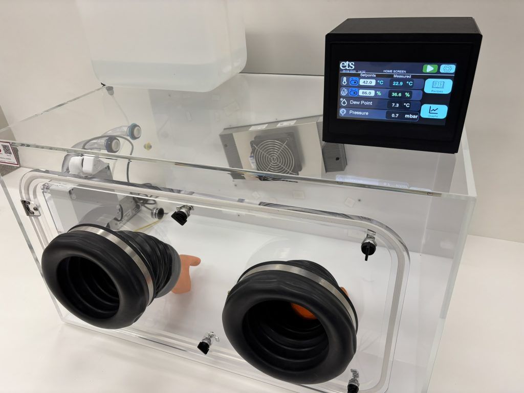 Temperature and Humidity Glovebox | M 5507-7737 | ETS